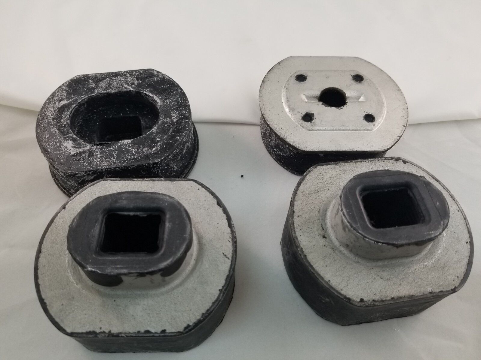 Hummer H1 Humvee BODY Mount SET 12339244-3 12339244-2 M998 Hummer H1 1 ...