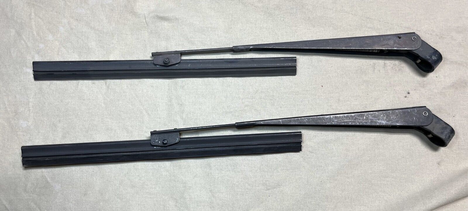 11IN. BLACK HUMVEE HMMWV M998 WINDSHIELD WIPER ARM AND BLADE SET- 1 PA ...