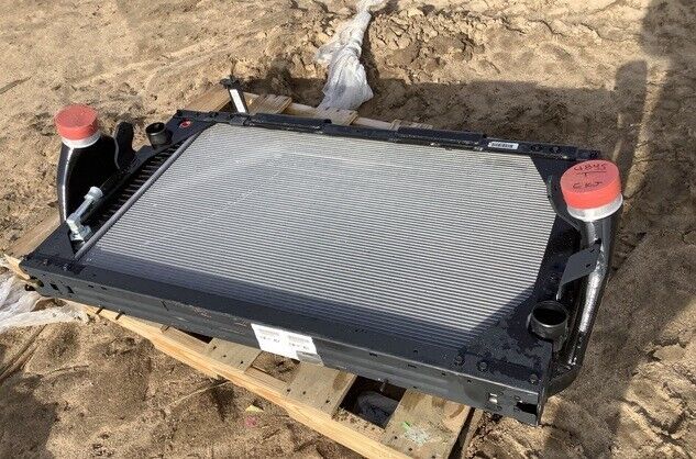 NEW MRAP NAVISTAR 2596074C92 ENGINE COOLANT RADIATOR 2930-01-555-4845 ...