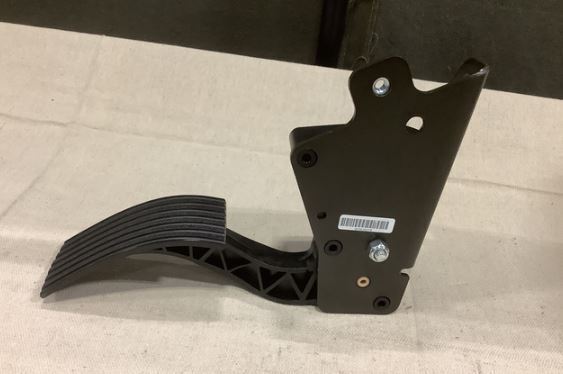 BENDIX 5020584 ACCELERATOR FOOR PEDAL FOR INTERNATIONAL MRAP FMTV 2596 ...