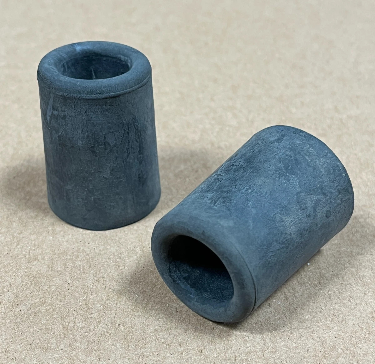 M998 HMMWV WINDSHIELD FRAME FOLD-DOWN RUBBER BUMPER PAIR 12338824 / 53 ...